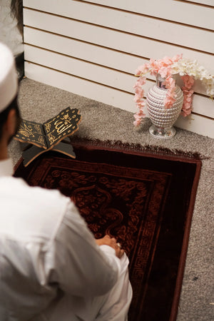 XL Soft Velvet Islamic Prayer Mat - Dark Brown - Comfort and Elegance
